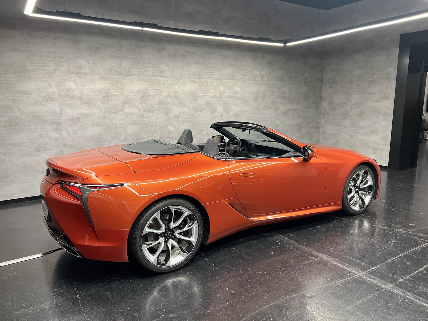 Kompakt Lexus för en ny marknad - Livsstilsbilar för dig som ser bilen ...